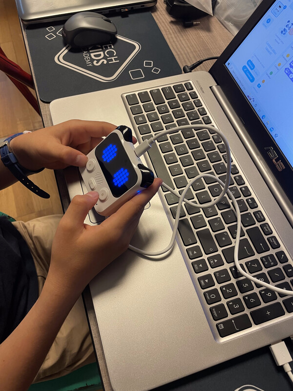 7-9 ans 2 - Neuron - Tech Kids Academy