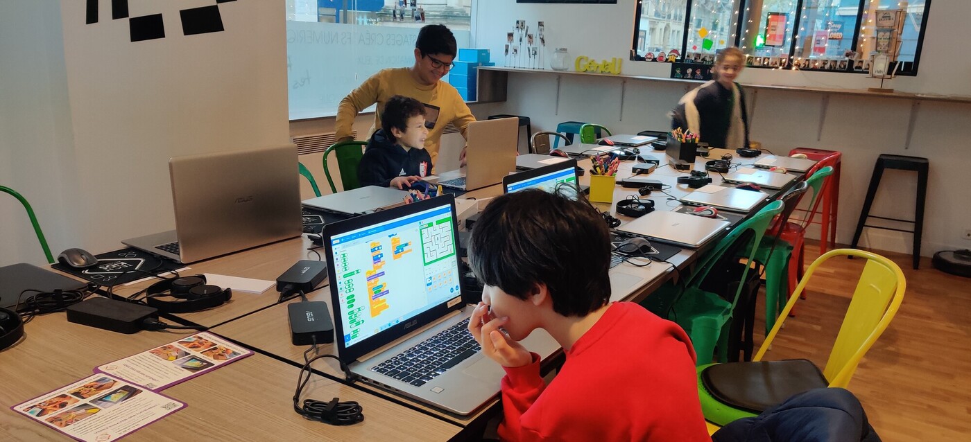 RS7623_IMG_20221123_113603-scr - Tech Kids Academy