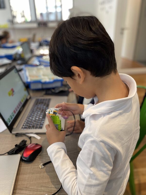 RS10398_IMG_7664-scr - Tech Kids Academy