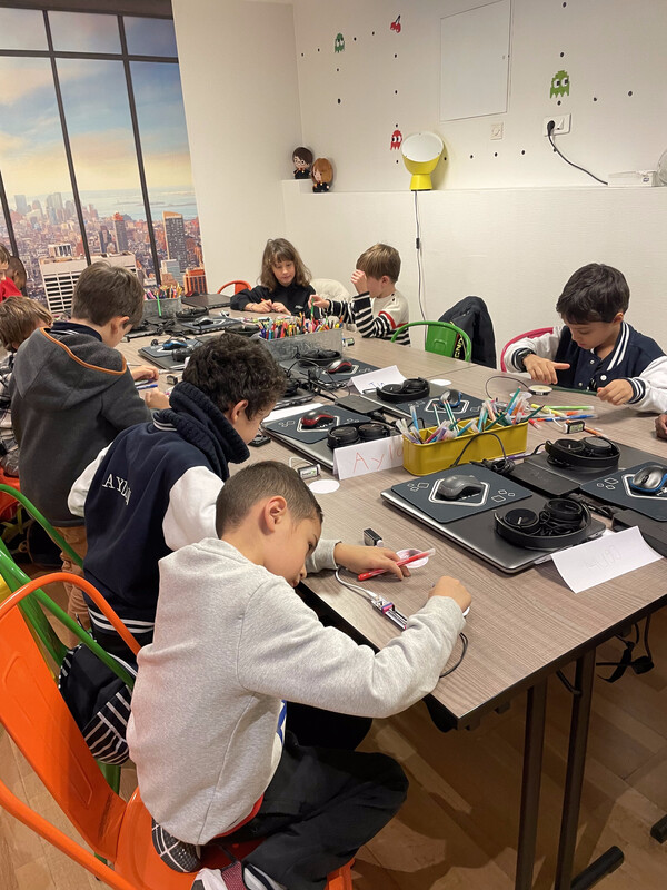 RS10561_IMG_8720-scr - Tech Kids Academy