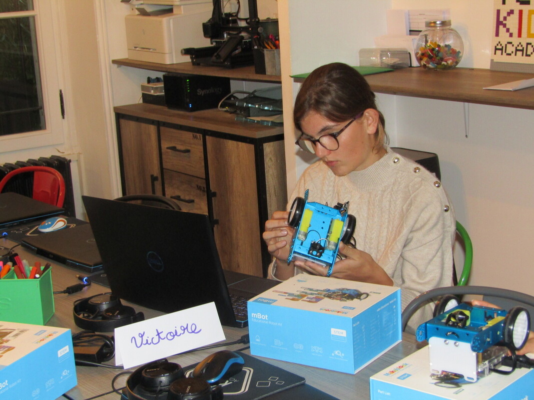 RS10789_IMG_1391-scr - Tech Kids Academy