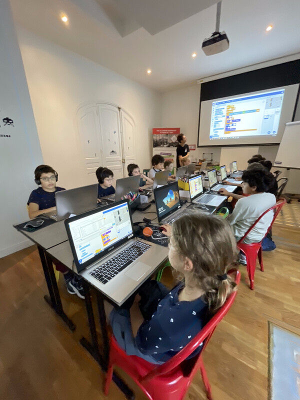 RS11099_IMG_7743-scr - Tech Kids Academy