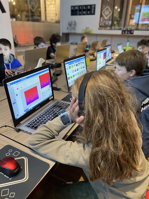 RS11109_IMG_8213-scr - Tech Kids Academy