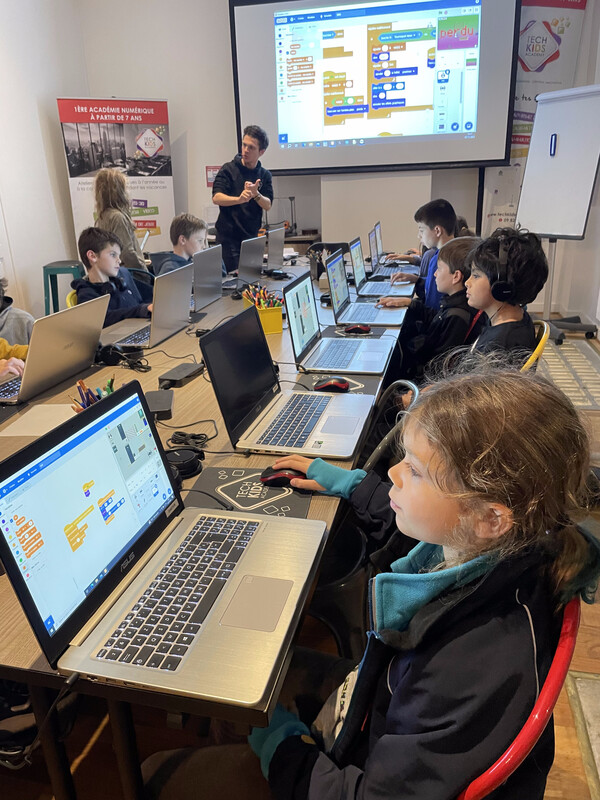 RS11118_IMG_8235-scr - Tech Kids Academy