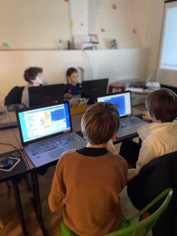 RS11139_IMG_8561-scr - Tech Kids Academy