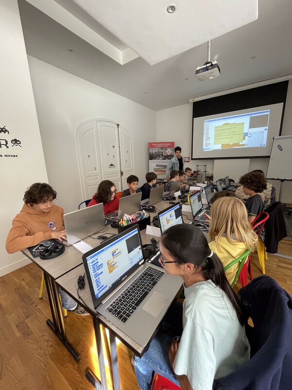 RS11218_IMG_7594-scr - Tech Kids Academy