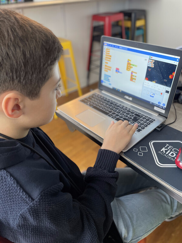 RS11232_IMG_7913-scr - Tech Kids Academy