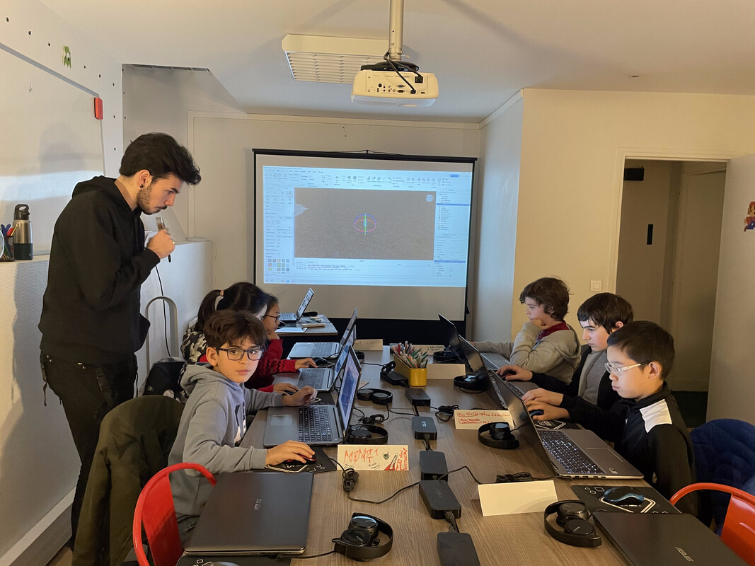 RS11282_IMG_8730-scr - Tech Kids Academy