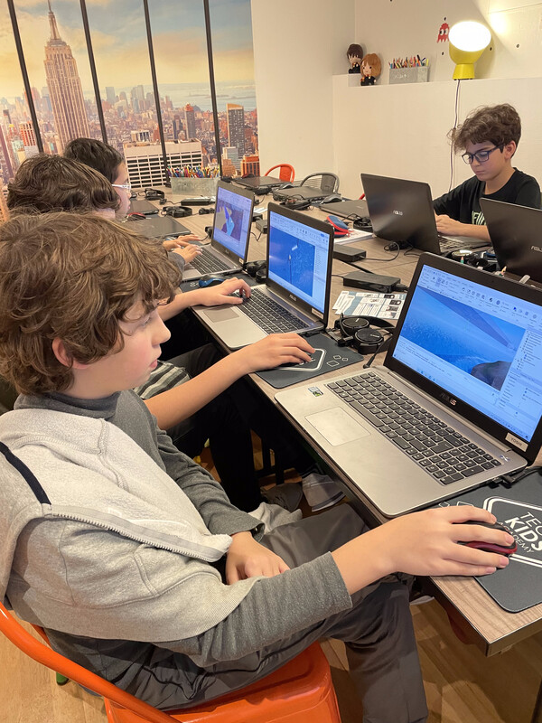 RS11288_IMG_8988-scr - Tech Kids Academy