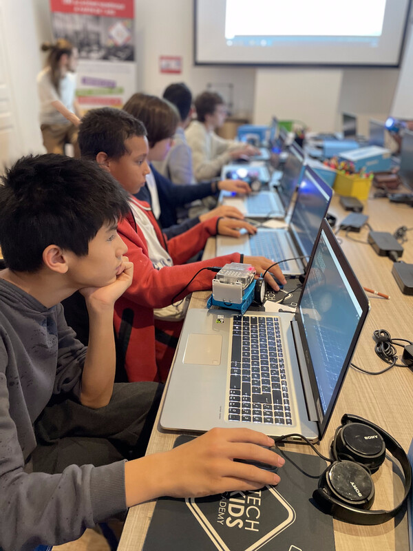 RS11339_IMG_7883-scr - Tech Kids Academy