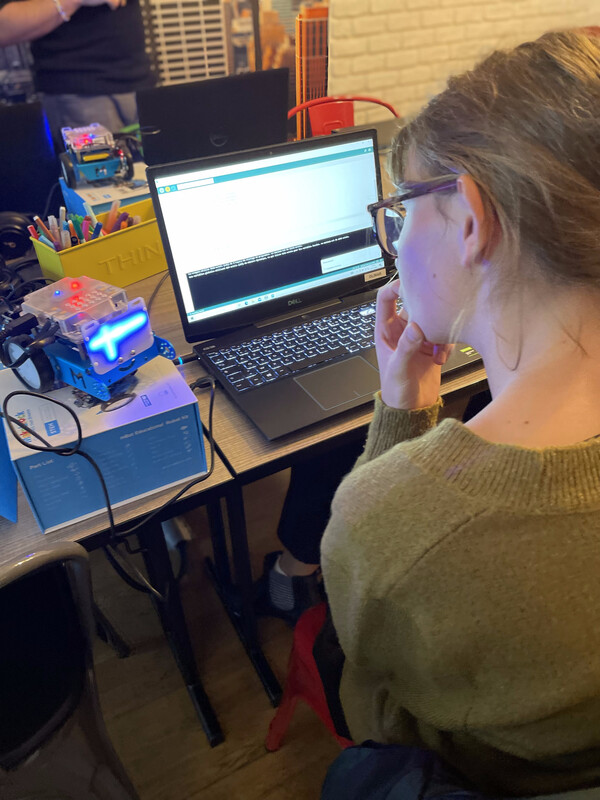 RS11358_IMG_8366-scr - Tech Kids Academy