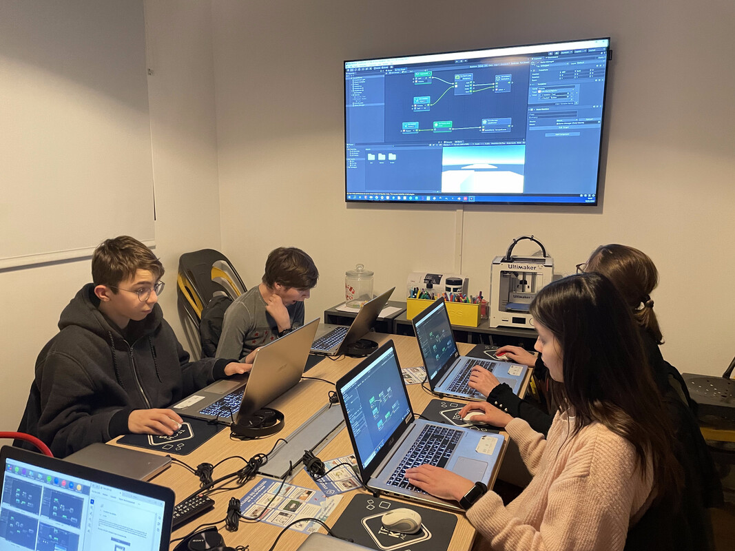 RS12281_IMG_9736-scr - Tech Kids Academy