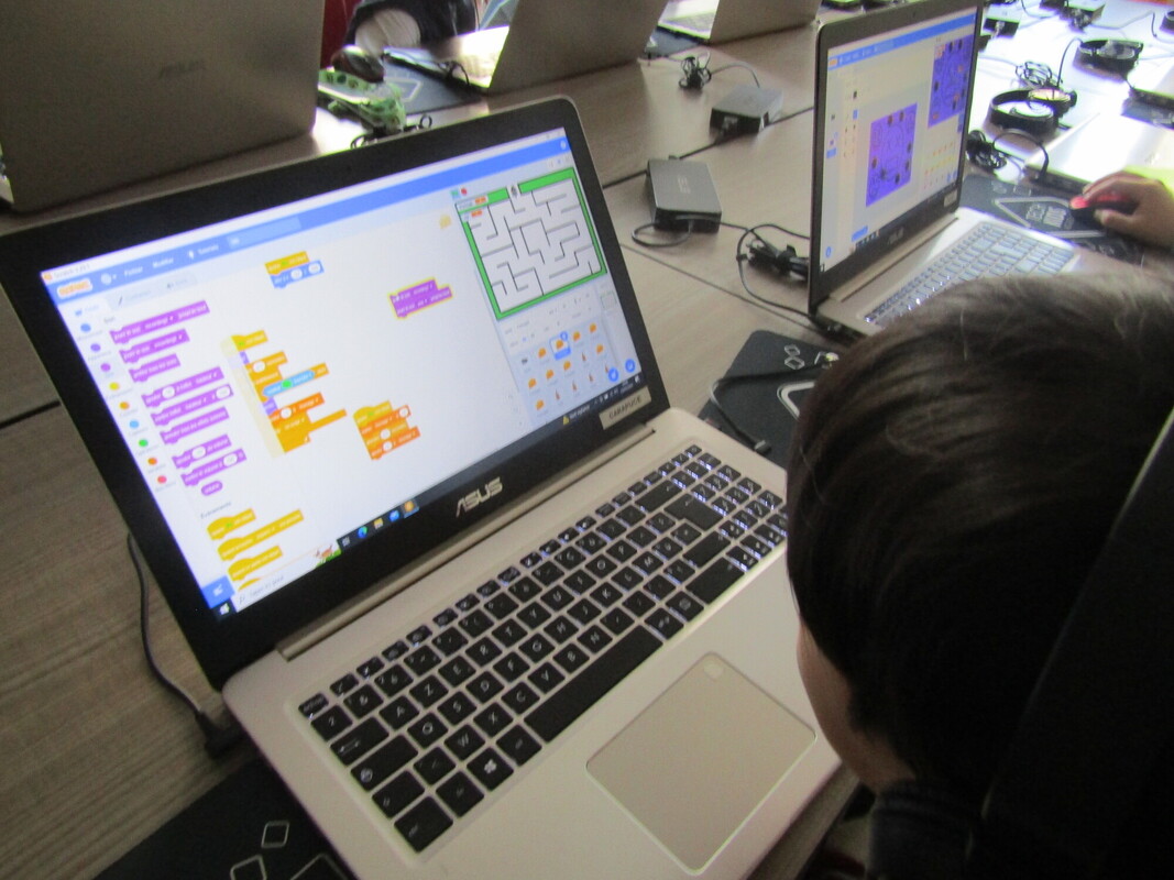 RS13691_IMG_1690-scr - Tech Kids Academy