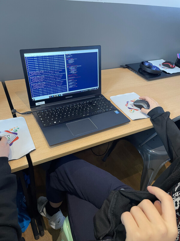 RS16309_IMG_6277-scr - Tech Kids Academy