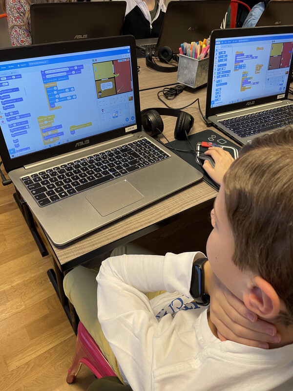 RS17356_IMG_7998-scr - Tech Kids Academy